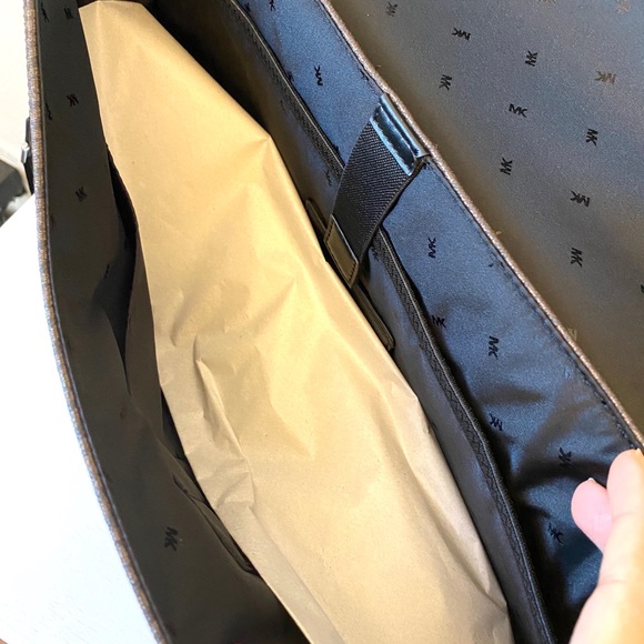 Michael Kors | Bags | Michael Kors Men Harrison Messenger Bag | Poshmark